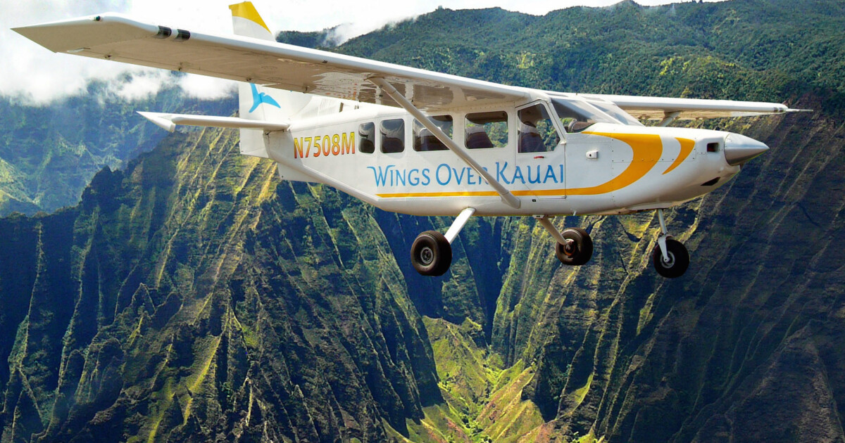 Airplane Tour over Kauai - Adventure Tours Hawaii