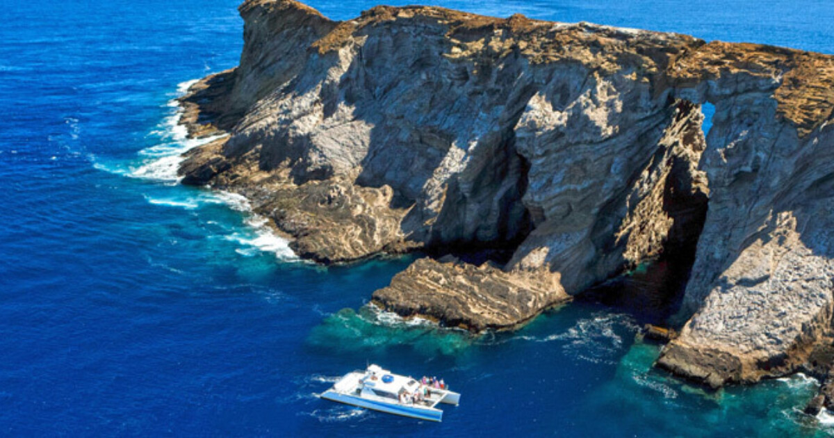 Niihau Island Snorkeling Catamaran - Adventure Tours Hawaii